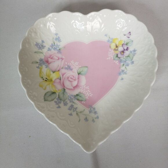 Mikasa | Accents | Vintage Mikasa Japan Pink Heart Rose Cottage Dresser ...